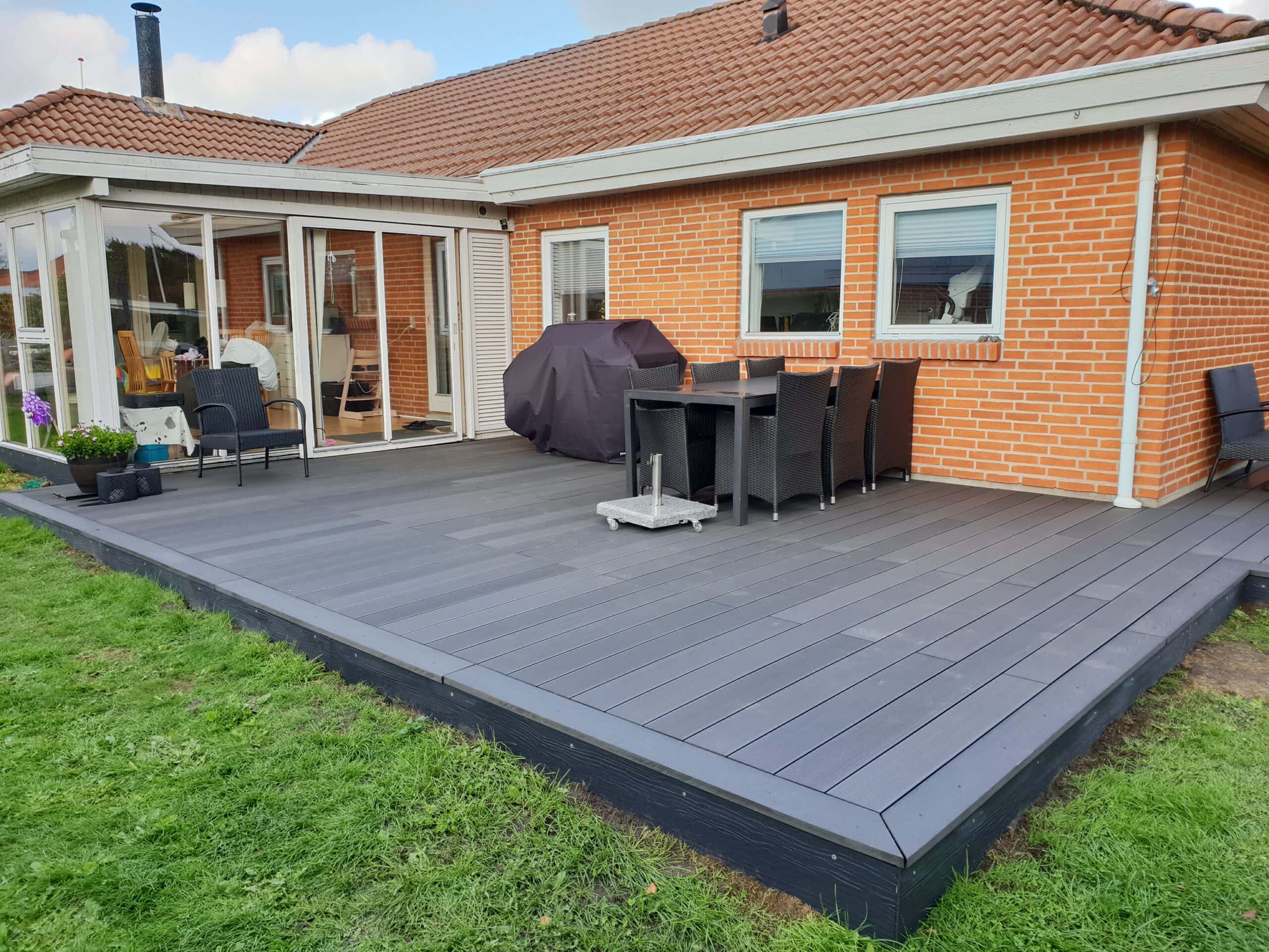 71 – Kompositterrasse, gråsort - K2 Komposit