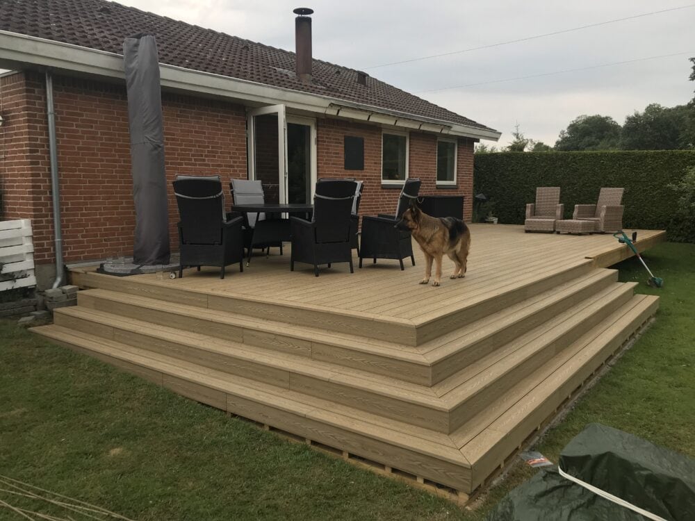 92 – Kompositterrasse, lys eg - K2 Komposit